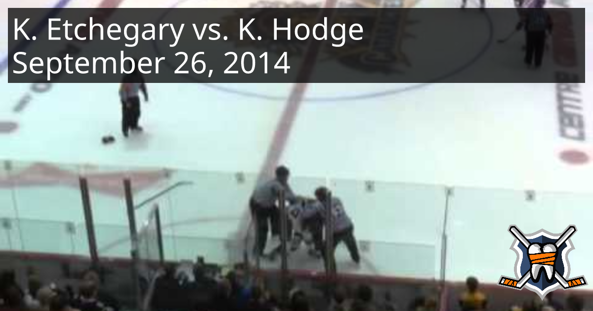 Kurt Etchegary vs. Kris Hodge, September 26, 2014 - Québec Remparts vs ...