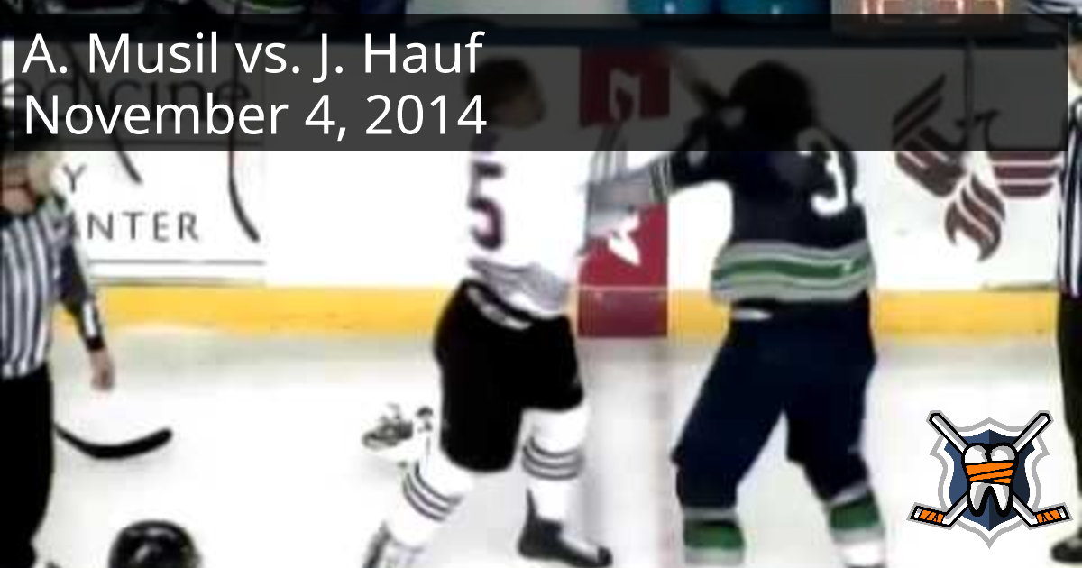 Adam Musil vs. Jared Hauf, November 4, 2014 - Red Deer Rebels vs ...