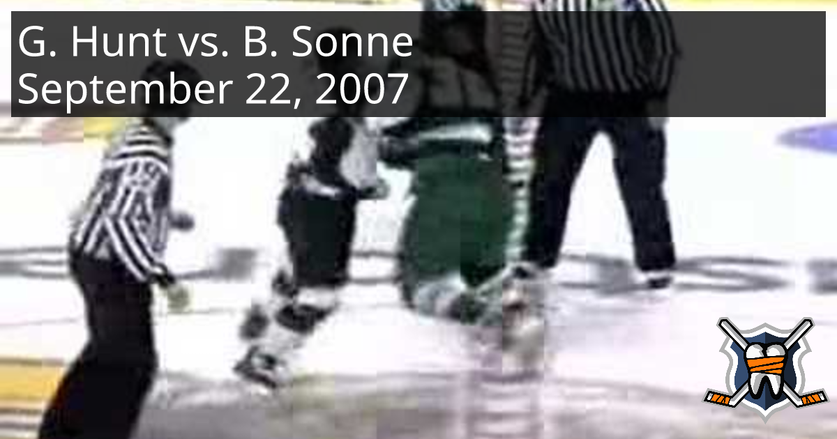 Garet Hunt vs. Brennan Sonne, September 22, 2007 - Vancouver Giants vs ...