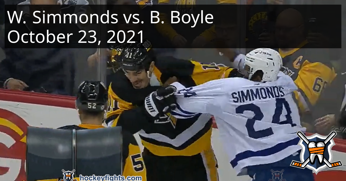 Wayne Simmonds vs. Brian Boyle, October 23, 2021 - Toronto Maple Leafs ...