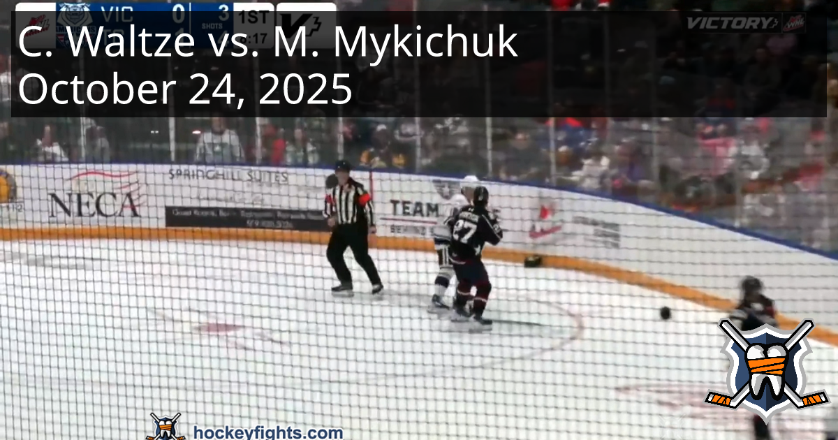 Cruz Waltze vs. Mason Mykichuk, October 24, 2025 - Victoria Royals vs ...